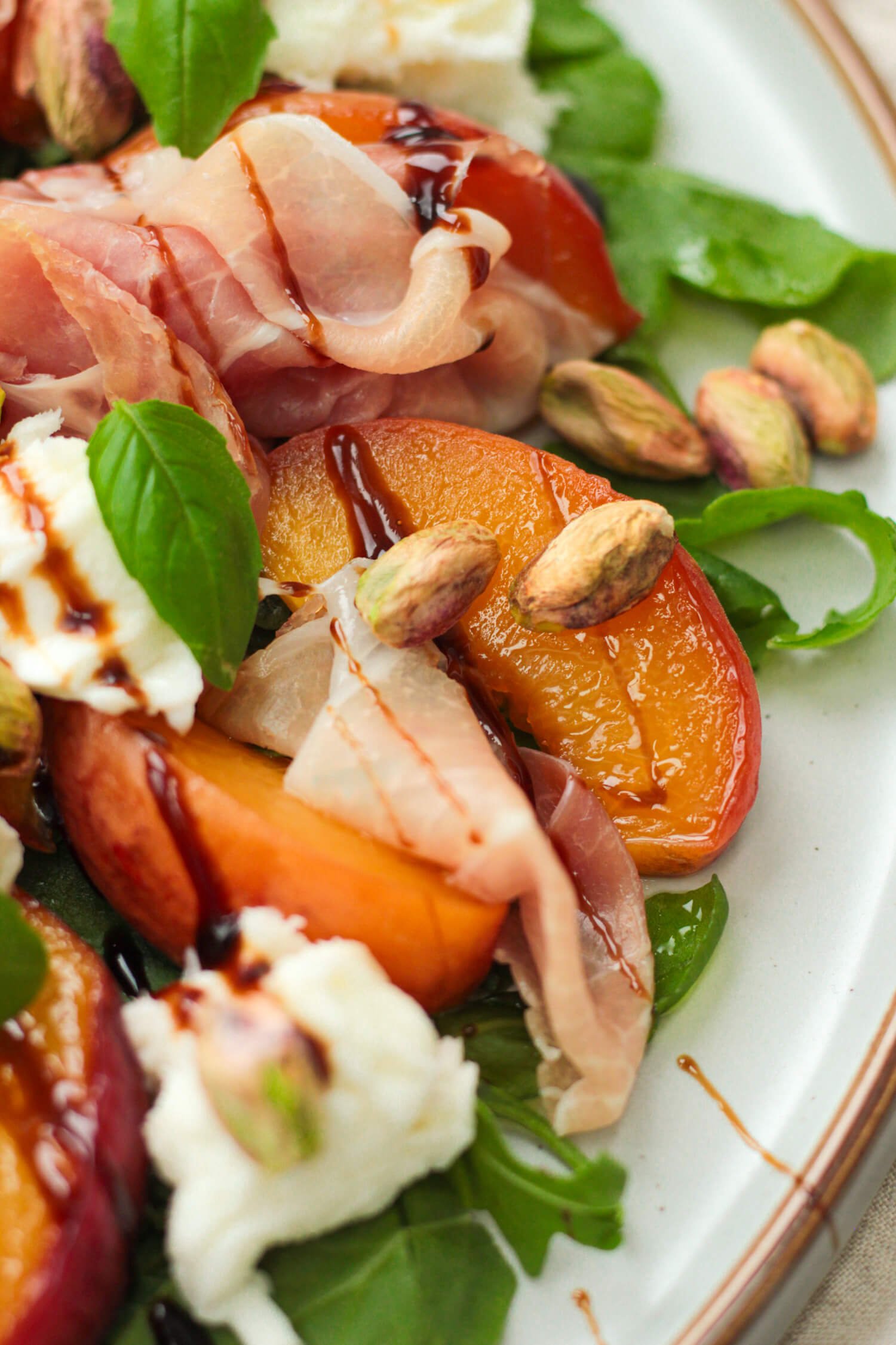 Roasted Peach Salad with Prosciutto and Mozzarella - Good Food Discoveries