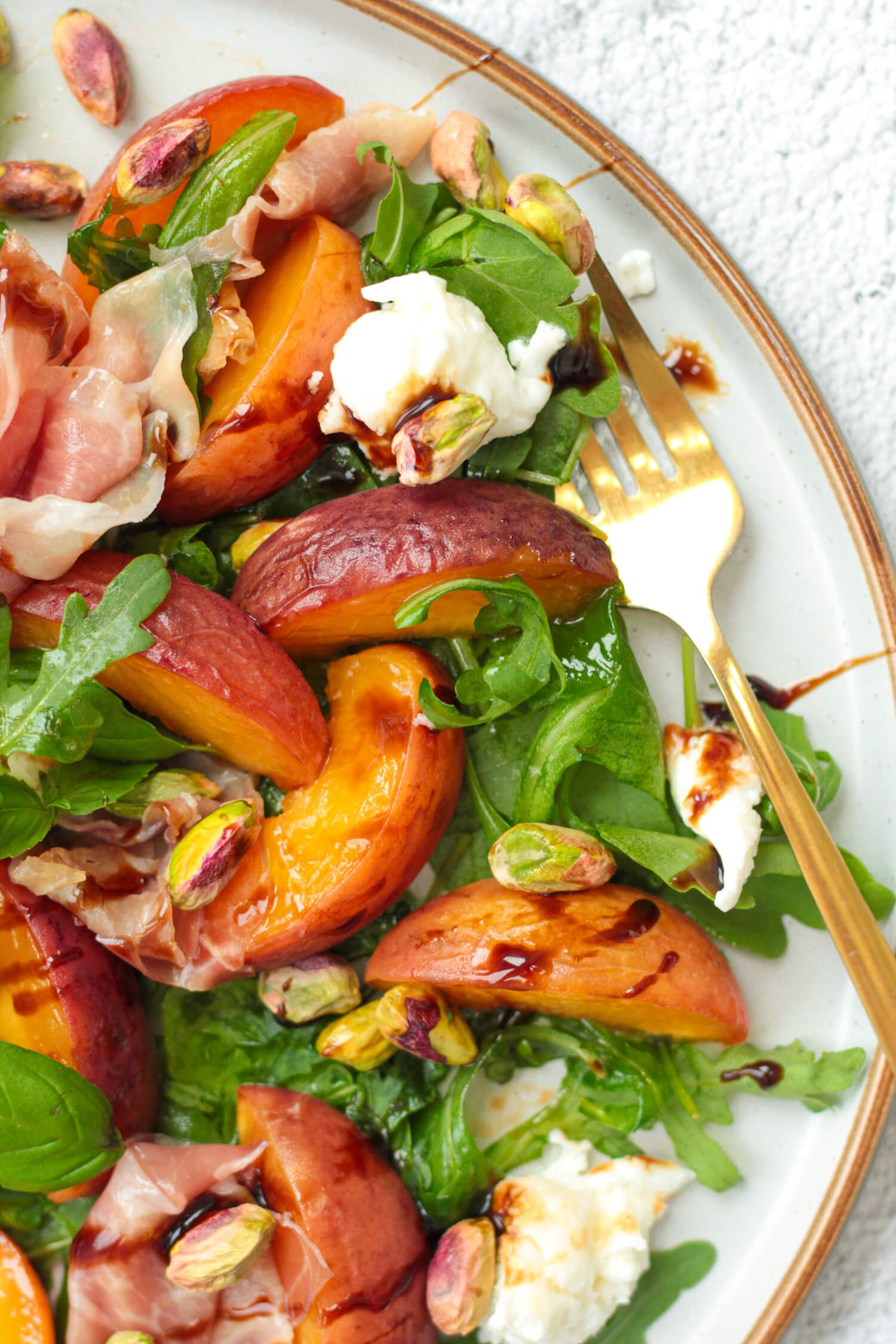 Roasted Peach Salad with Prosciutto and Mozzarella - Good Food Discoveries